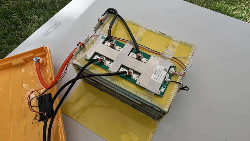 Teardown: GoKWh 12V 100Ah LiFePO4 Battery Built-in Smart Bluetooth ...
